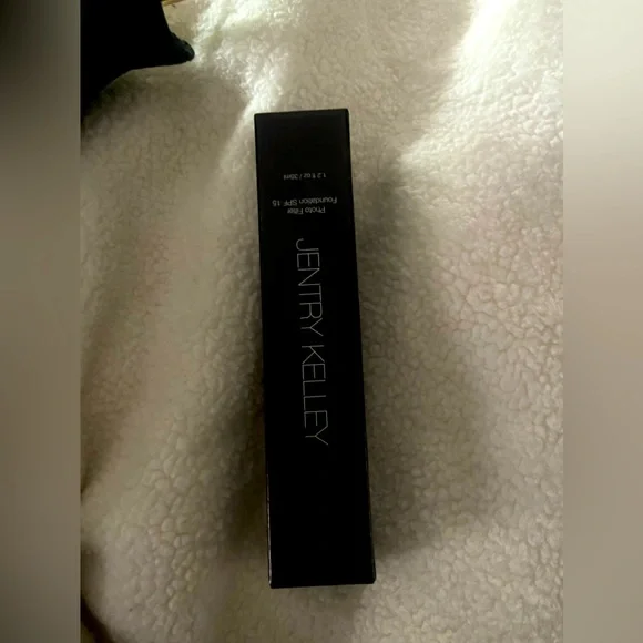 Jentry Kelley | Makeup | Jentry Kelley Photo Finish Foundation | Poshmark